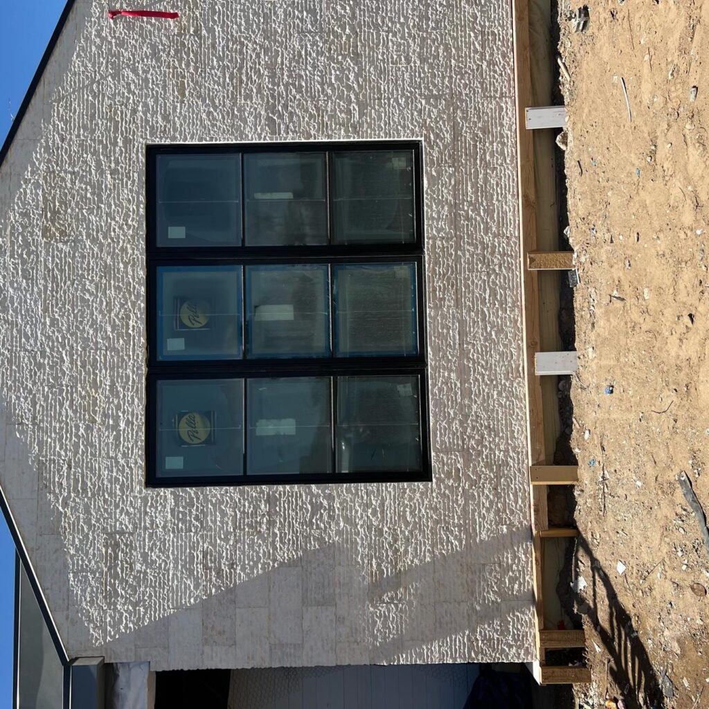 Royal Beige (Jerusalem) Limestone 8x18 Split Face Veneer - Stonex Tile