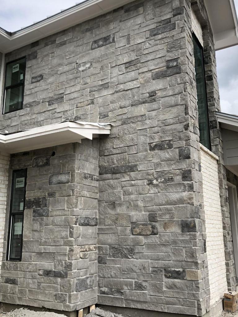 Lagos Gray 4-6-8 Split Face Limestone Veneer - Stonex Tile