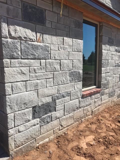 Lagos Gray 4-6-8 Split Face Limestone Veneer - Stonex Tile